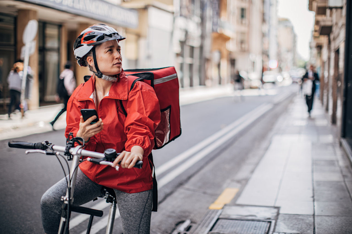 Como se tornar entregador (com salário e habilidades) | Indeed.com Brasil