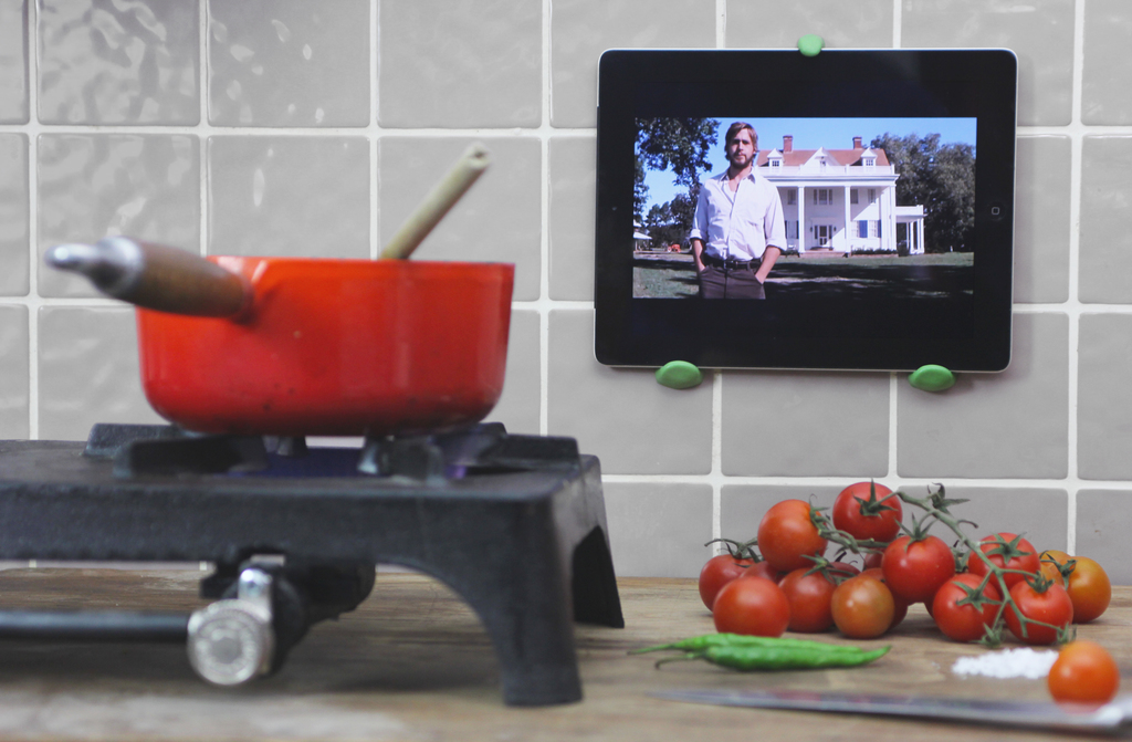 Sugru. The Perfect Apartment Hack | camdenliving.com | Guest Blogger