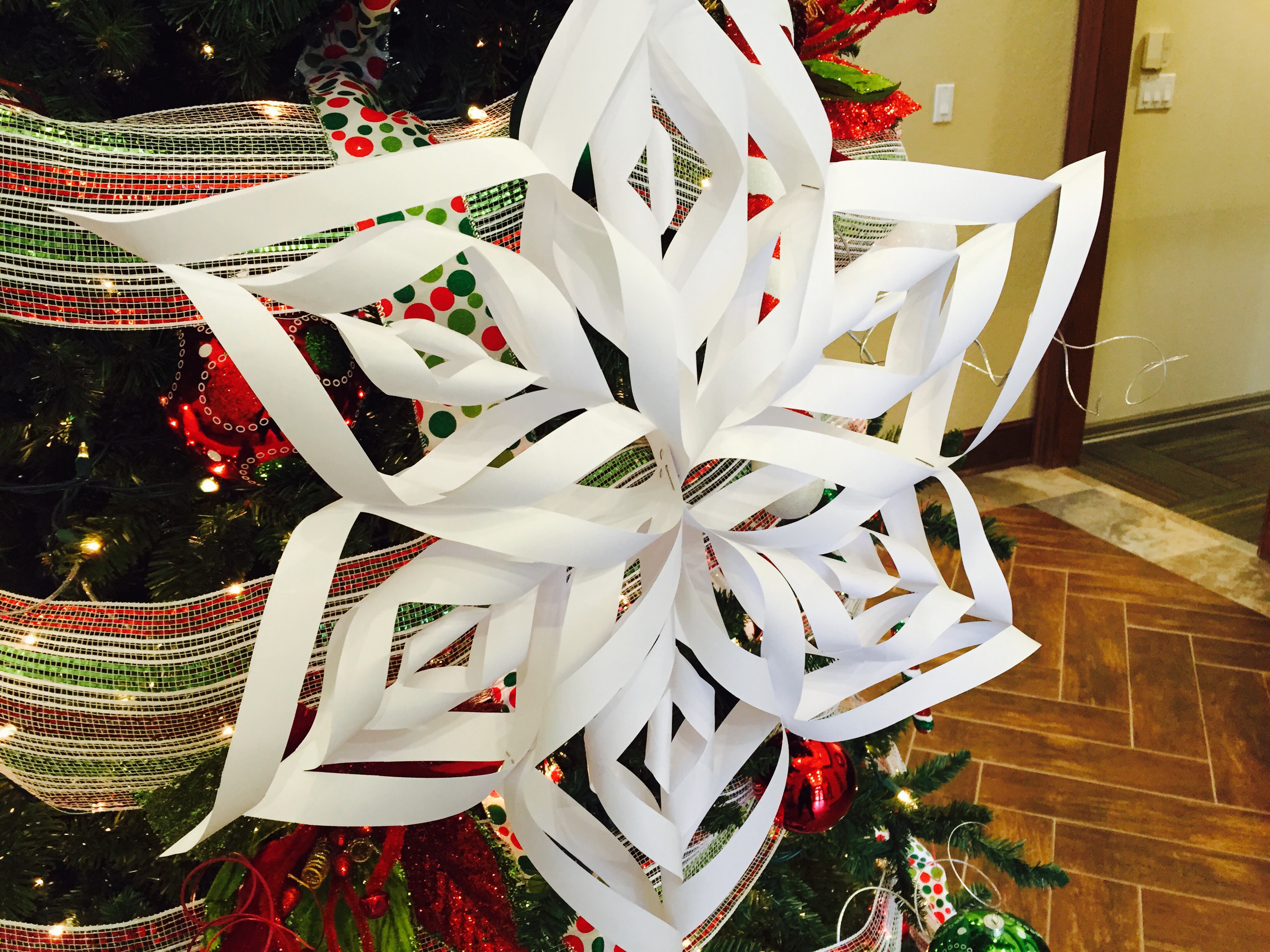 The 12 DIYS of Christmas: 3D Snowflakes | camdenliving.com | Guest Blogger