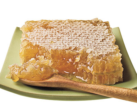 5 Ways to Use Honey for Your Health | camdenliving.com | Katie Baumann