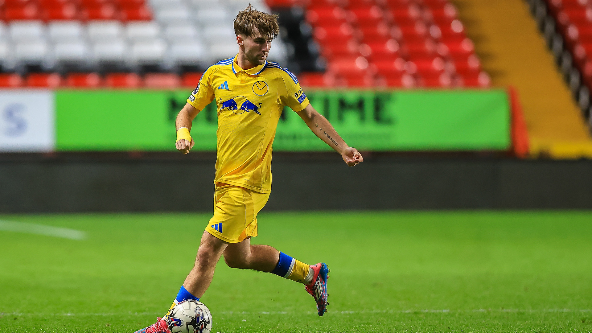 PL Cup Highlights: Charlton Athletic U21 1-1 Leeds United U21 - Leeds ...