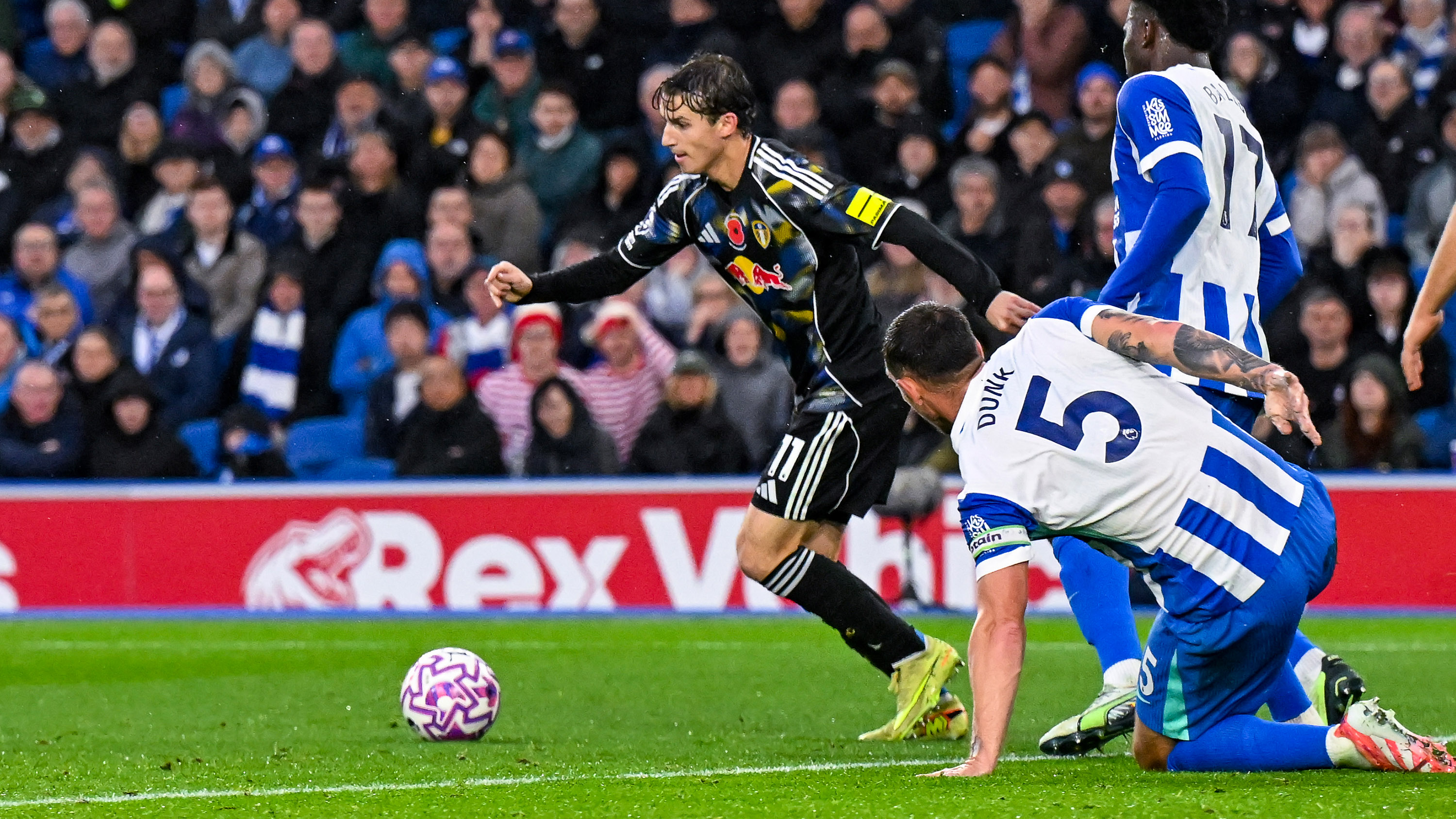 Lucas Perri signs for Leeds United - Leeds United