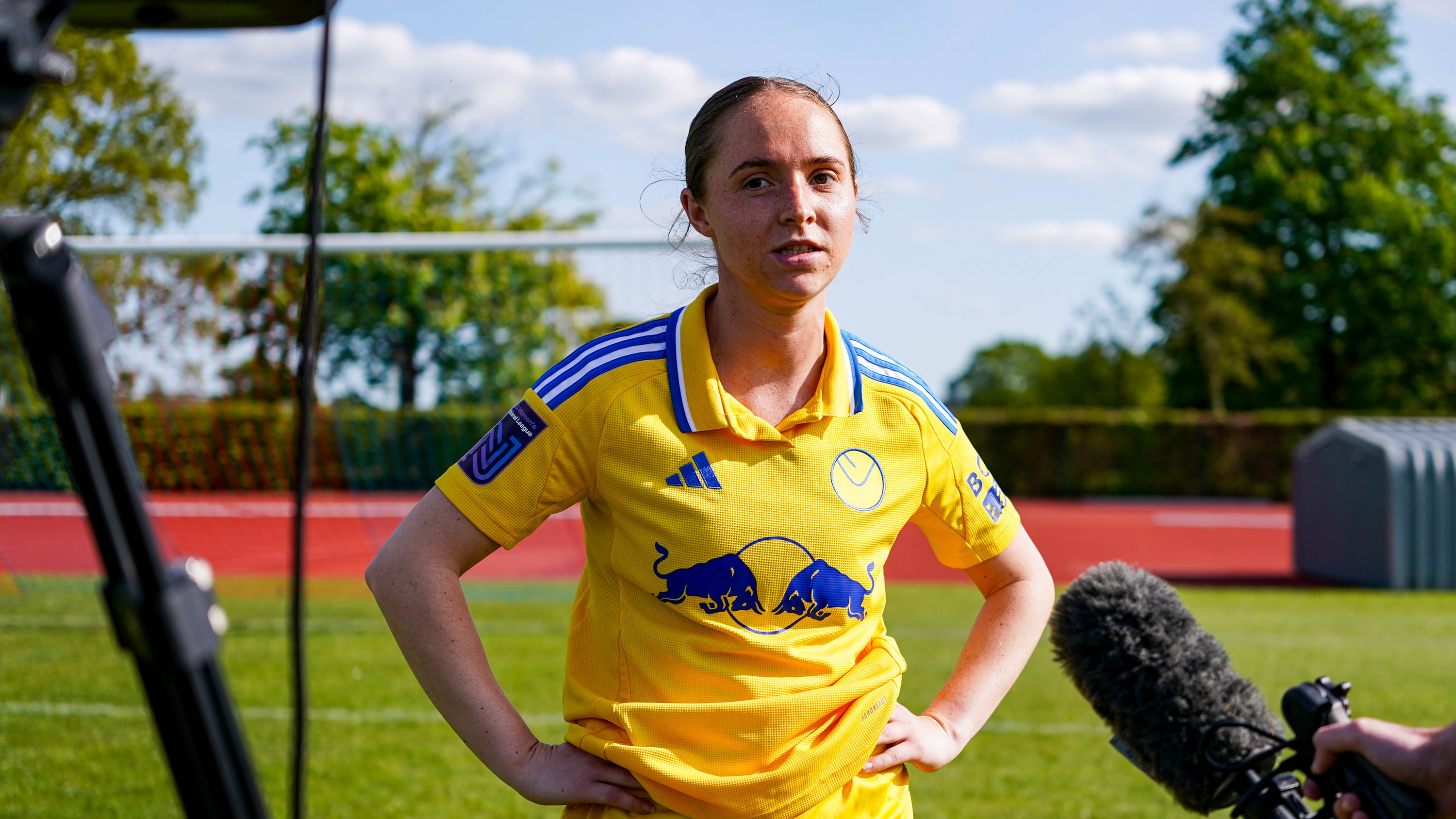 Ellie White: Every player dug in - Leeds United