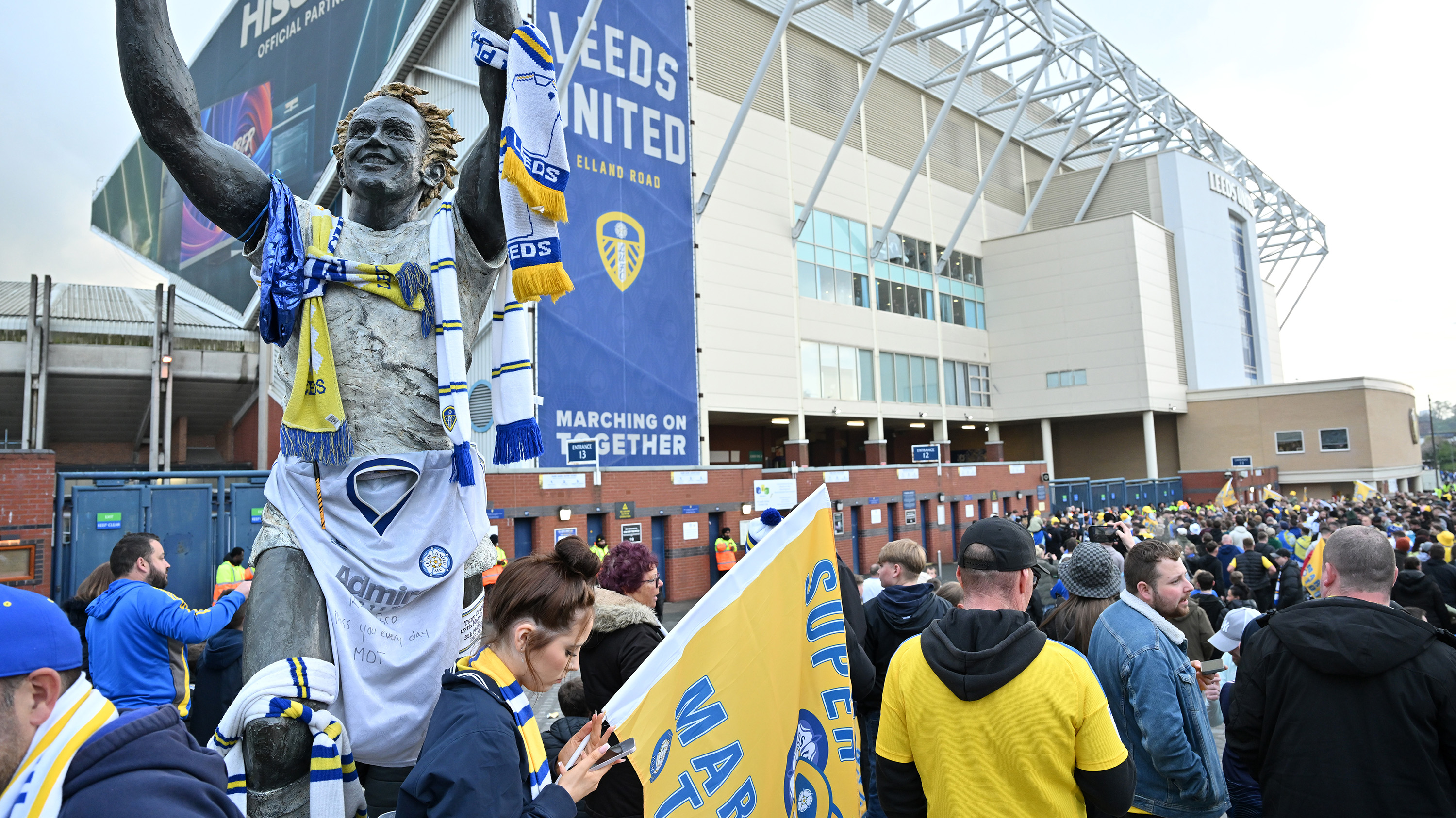 Glen Kamara joins Stade Rennais - Leeds United