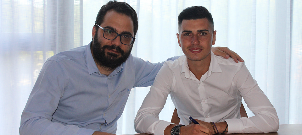 Rafa Mujica joins Leeds United - Leeds United