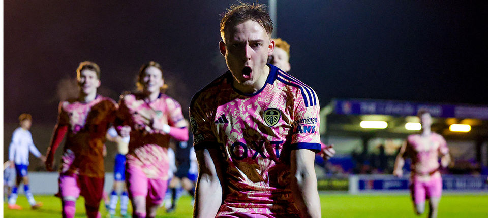 Joe Snowdon signs contract extension - Leeds United