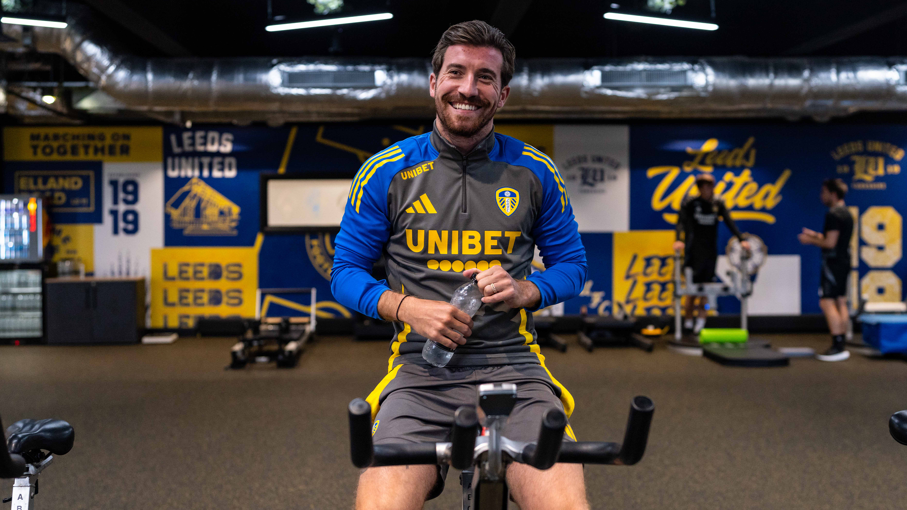 Joe Rothwell: First day at Leeds United - Leeds United