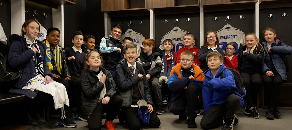 Jamie Shackleton surprises youngsters at Elland Road - Leeds United
