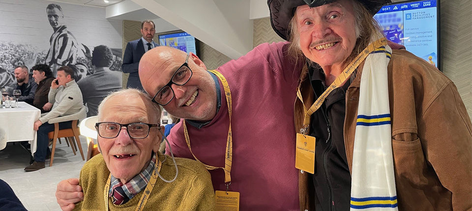 Leslie Bray surprised with tickets to Wembley Play-Off Final - Leeds United