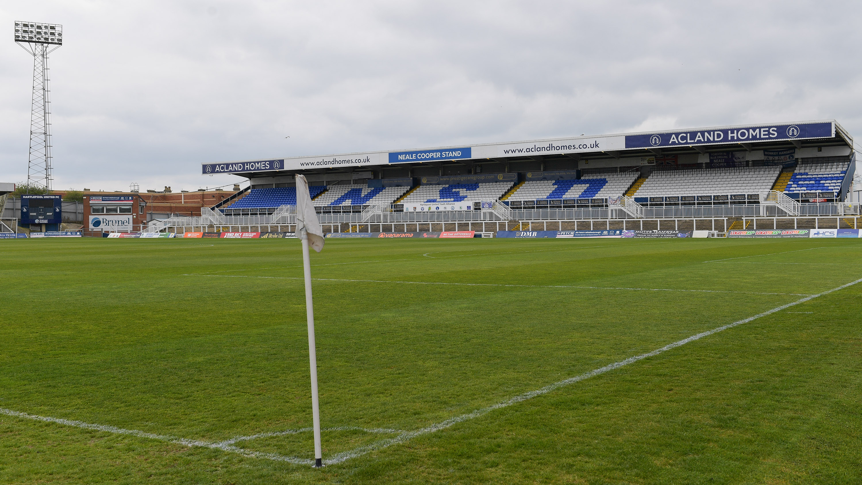 Joe Snowdon agrees contract extension at Leeds United - Leeds United