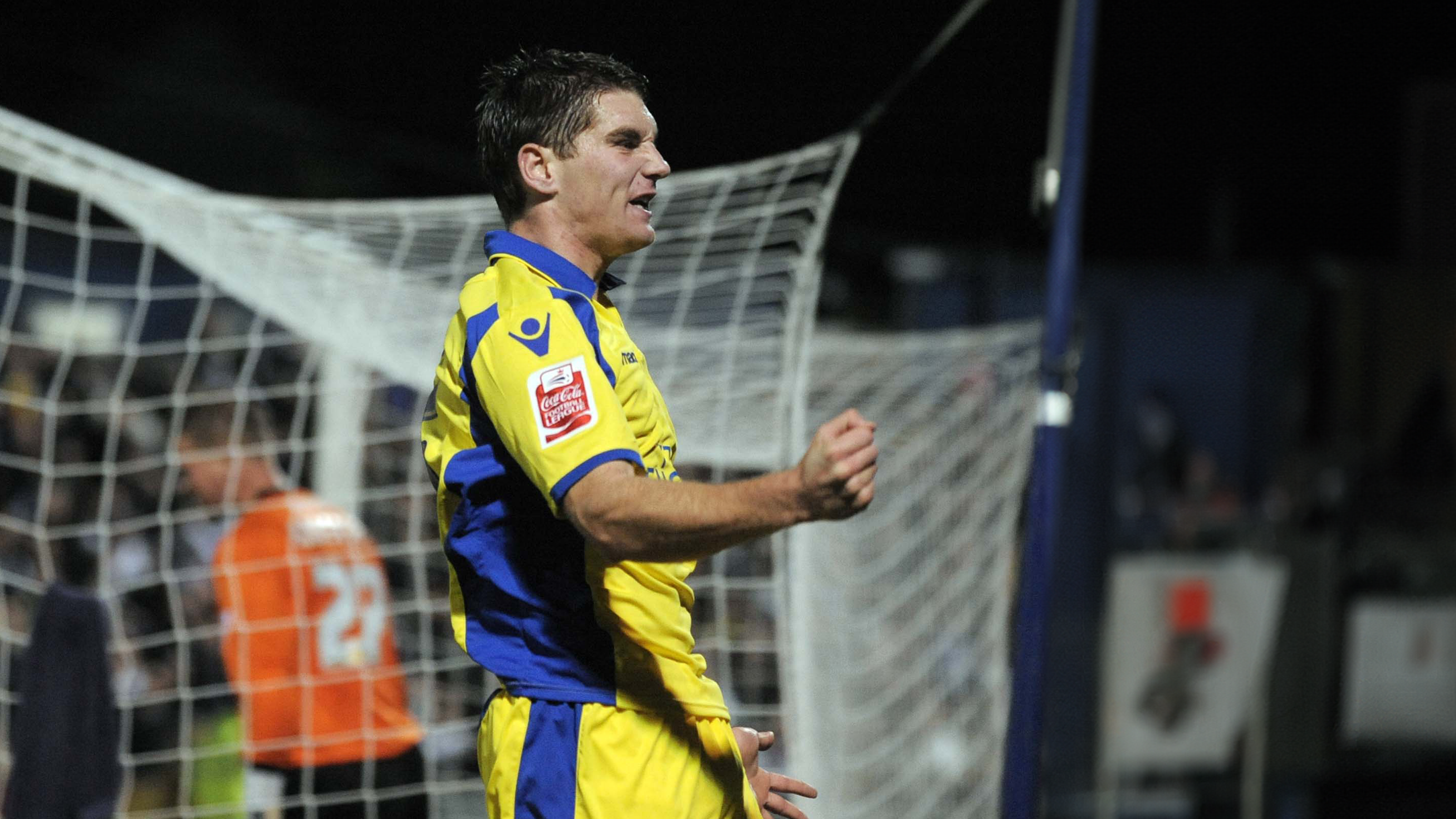 "We created history" Leeds United fan Katie Taylor retains undisputed ...