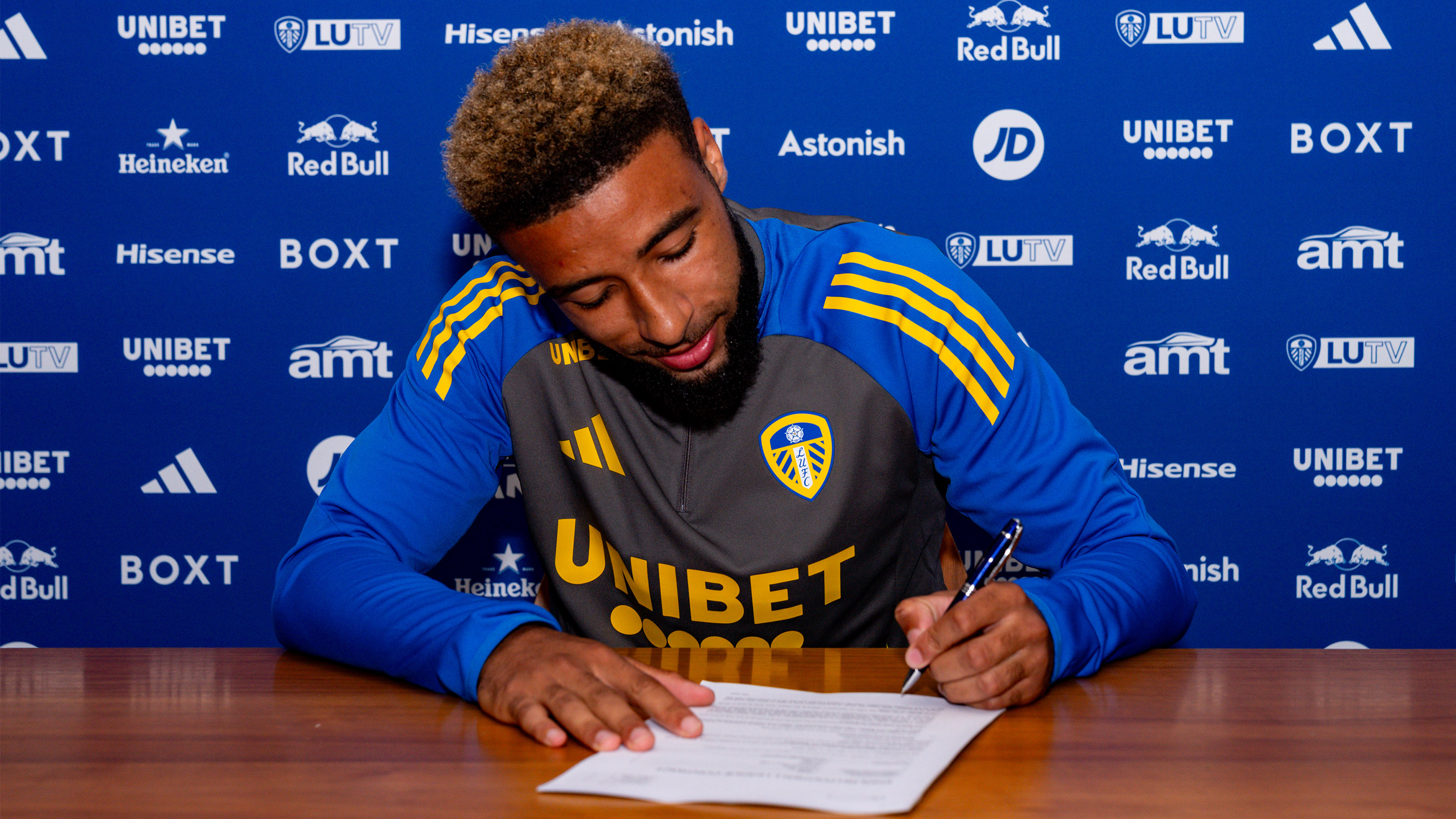 Jayden Bogle Becomes Leeds' Fourth Signing of the Summer - Leeds United