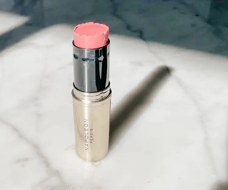 My Dry Skin Makeup Routine That Looks Dewy All Day (Even in Office Air Con)