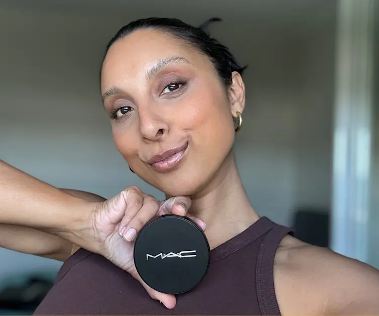 PSA: Powder Foundations Are Back. We Review M.A.C's Reformulated Studio Fix Powder (And Liquid ...