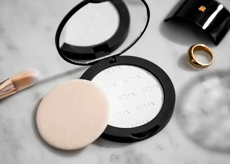 PSA: This Cult Setting Powder Now Comes In A Pressed Version!