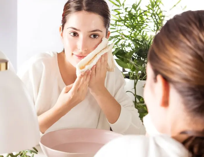 What's The Best Way To Remove Sunscreen At Night?