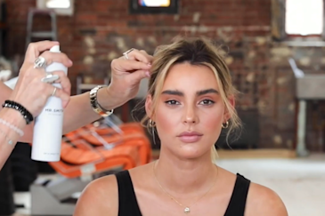 How to Nail a Quick 5 Minute Up-do Using Mr. Smith