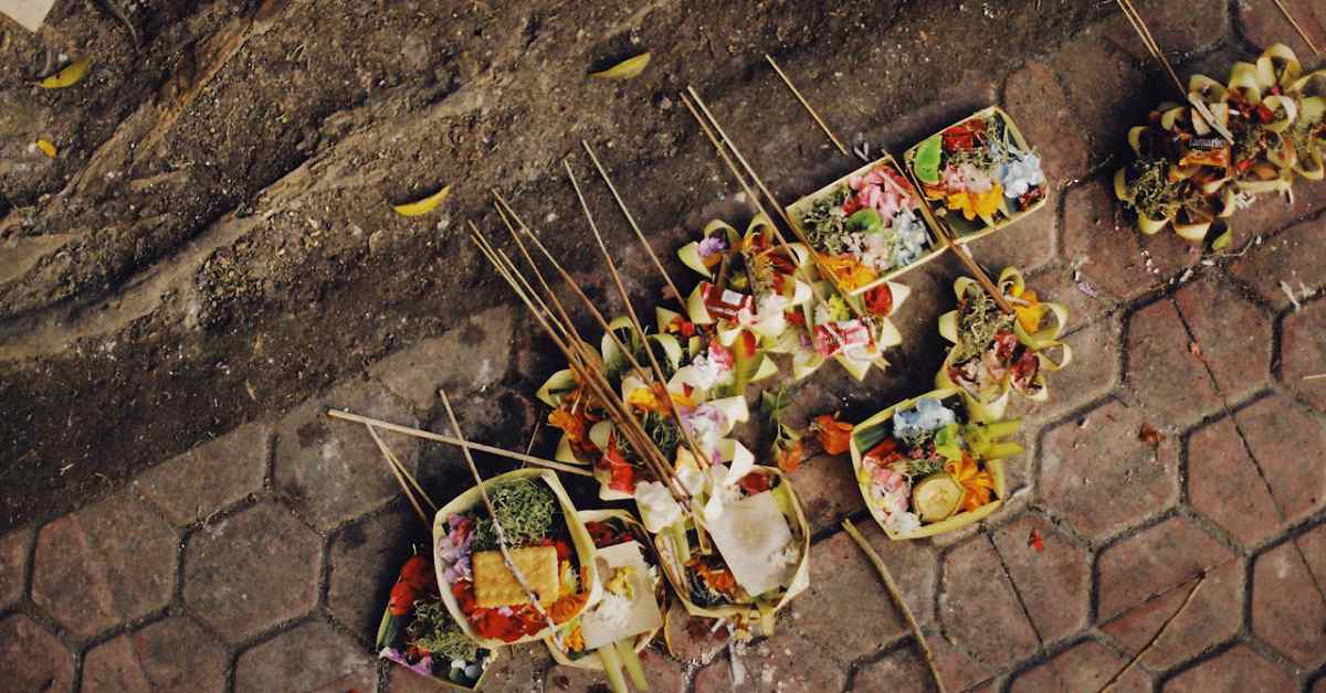 What is Canang Sari, History, and Its Function - Cinchy Blog