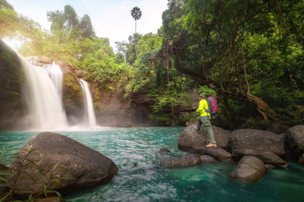 Suwat Waterfall, Surga Tersembunyi di Bali yang Wajib Dikunjungi ...