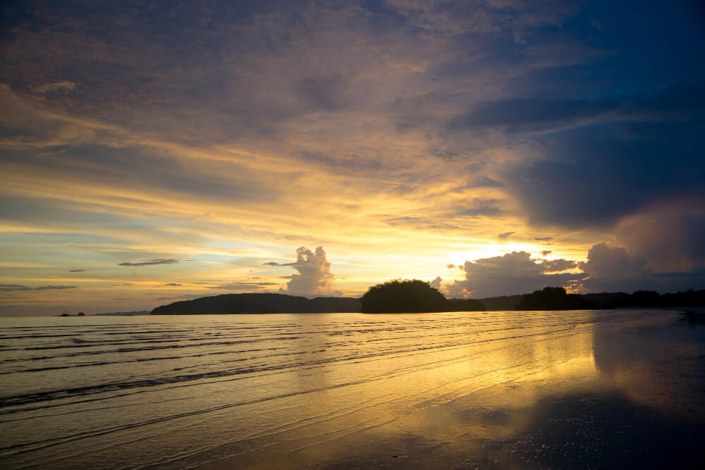 The Secret Beauty of Batu Belig Beach That Not Many People Know ...