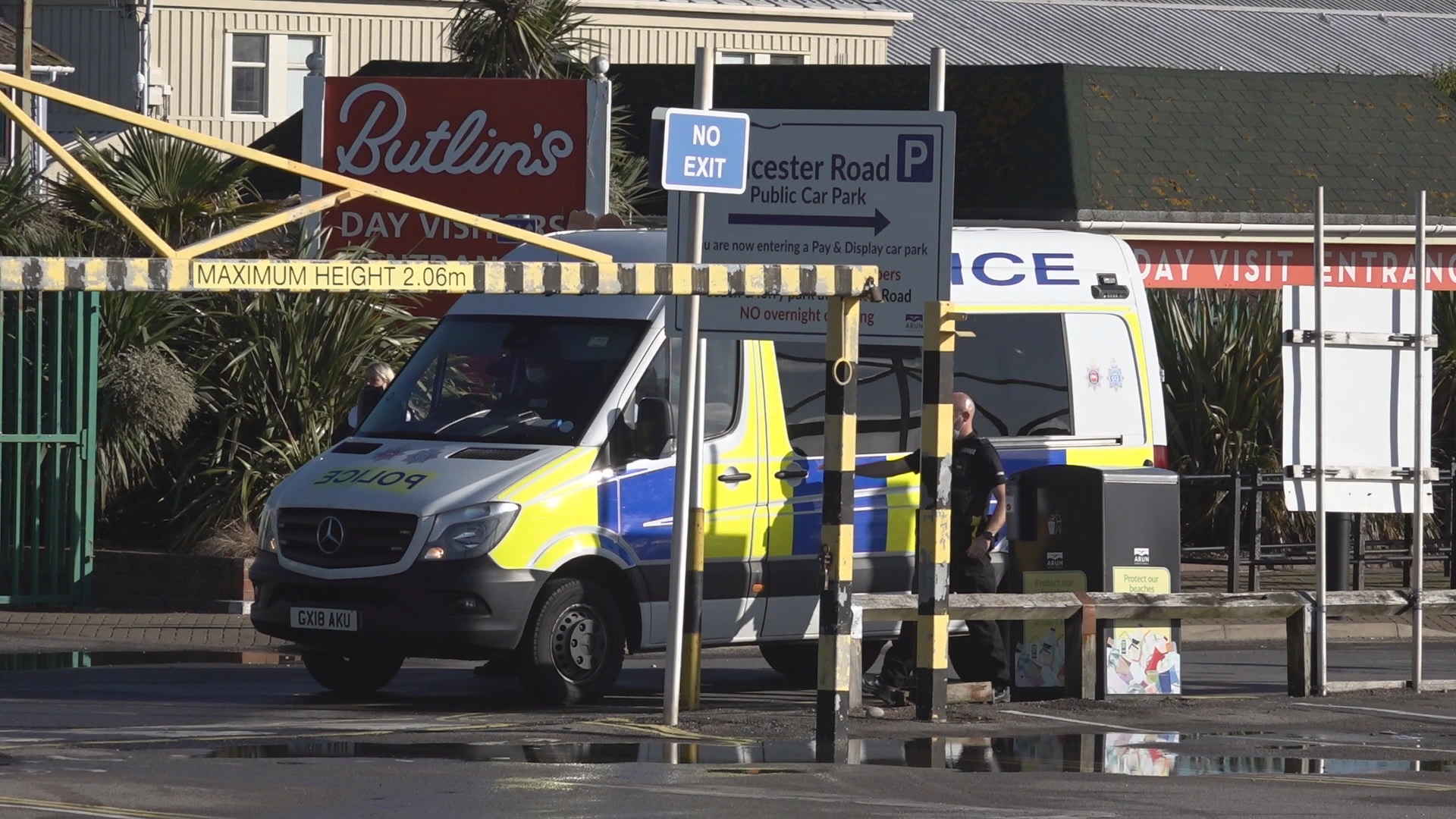 Butlin's park evacuated as suspicious package found | ITV News Meridian