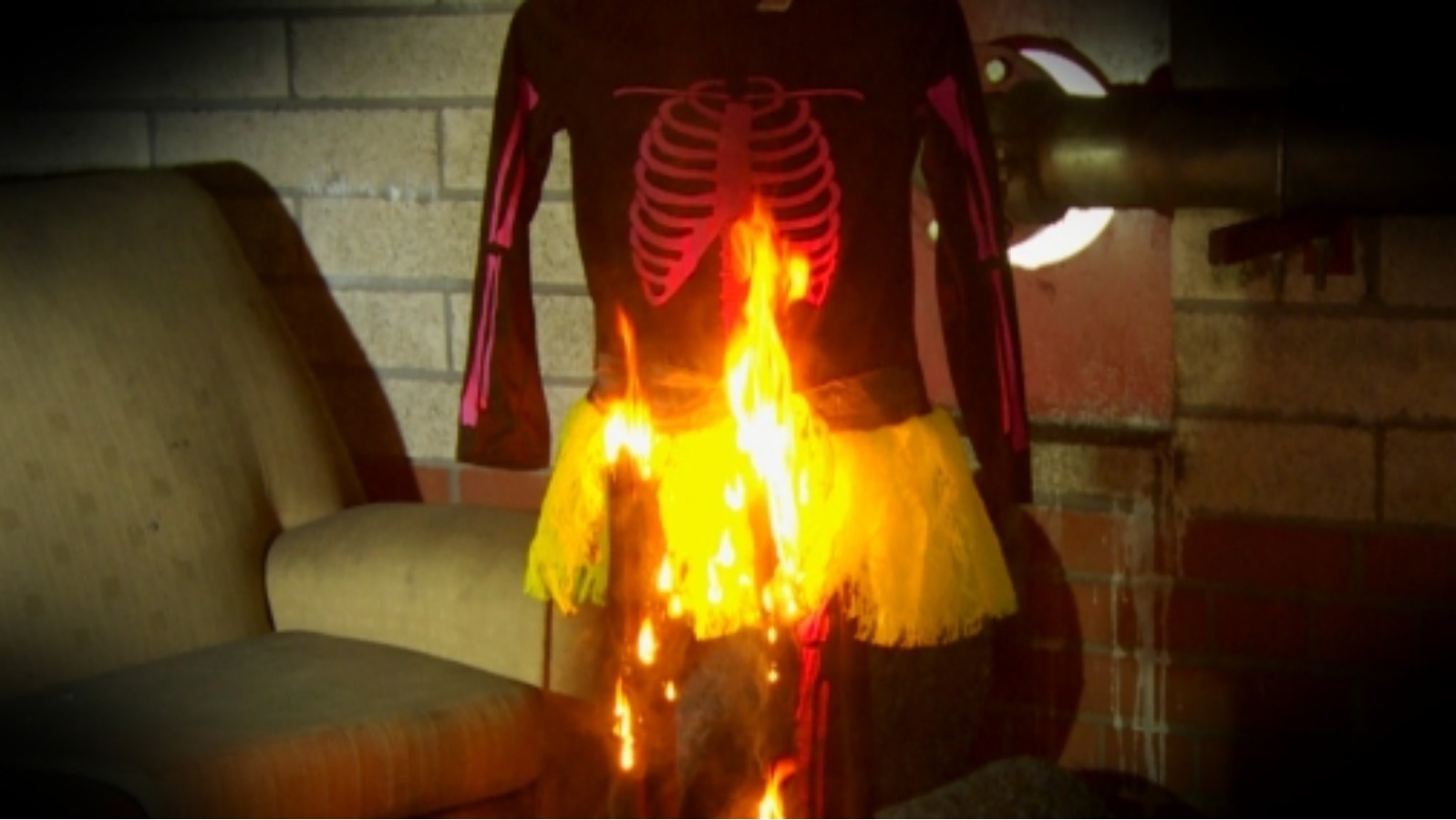How to make sure your child's Halloween costume is safe | ITV News West ...