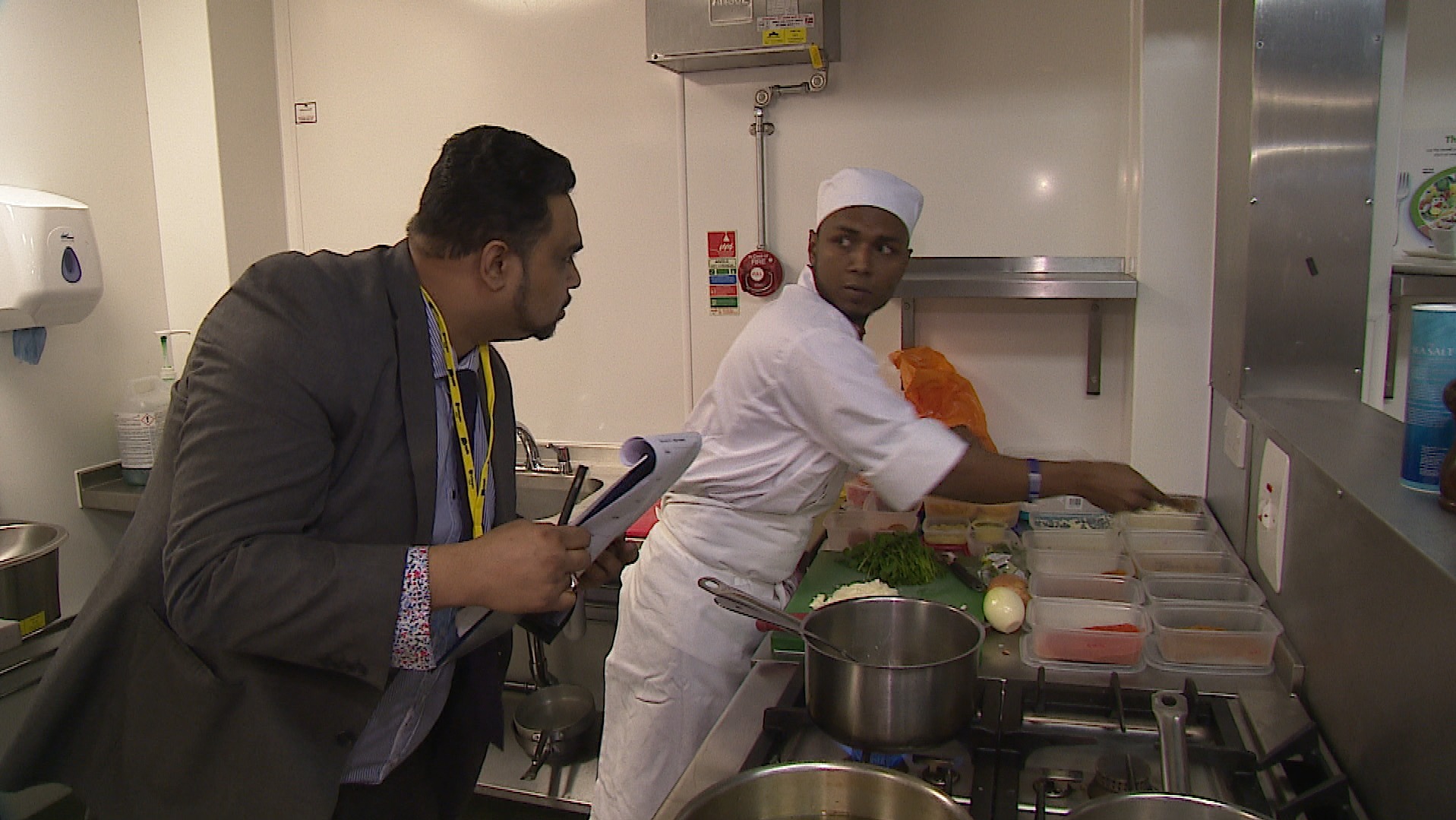 Competition hots up at the curry chef awards | ITV News Anglia