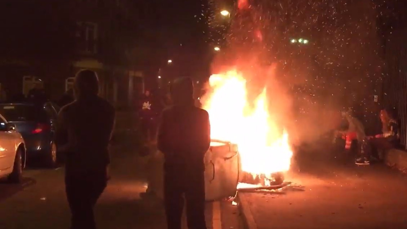 'Petrol bomb thrown' as police shut down illegal rave in central London ...