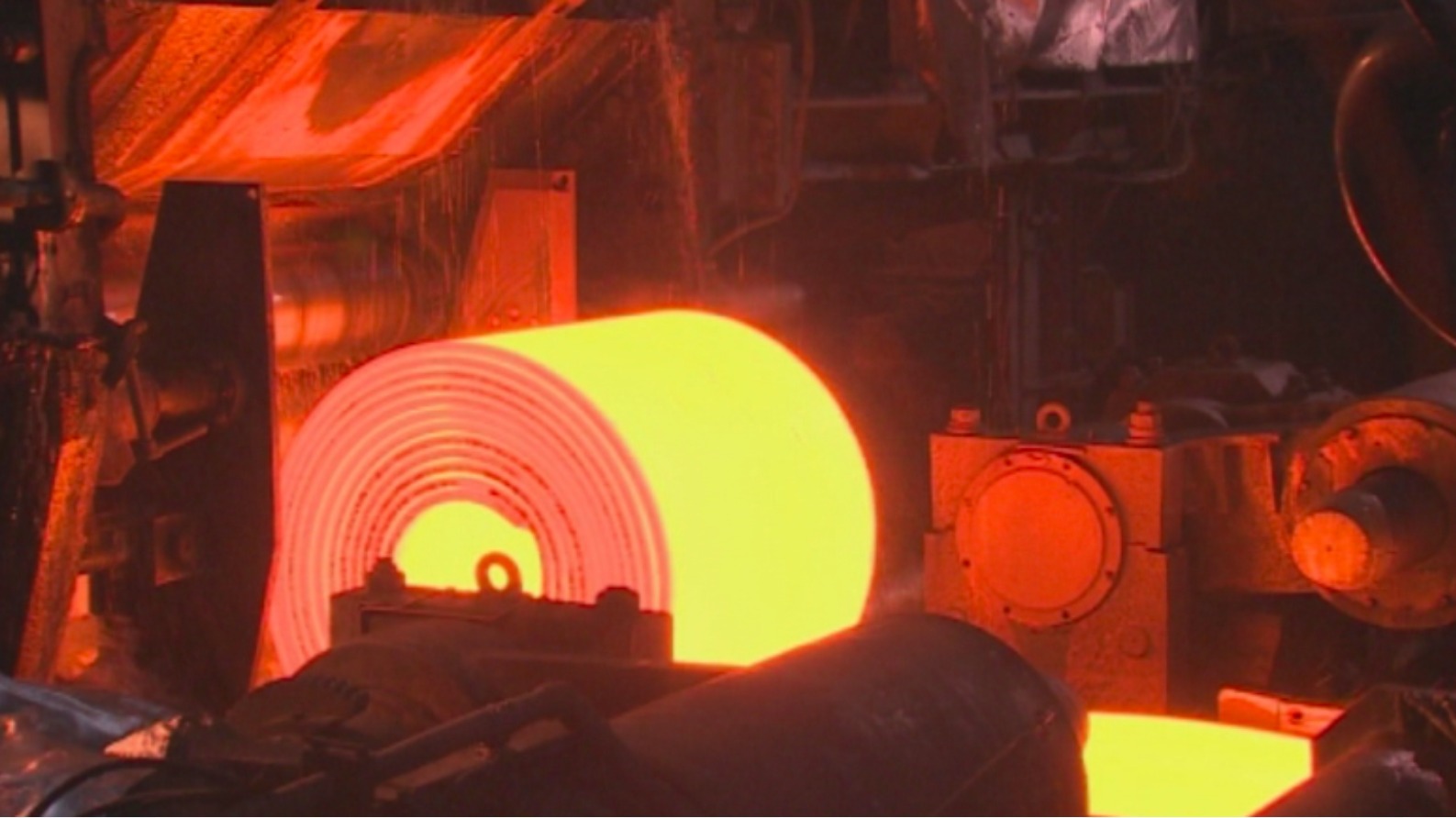 Steel industry in Wales reaching 'critical point' | ITV News Wales