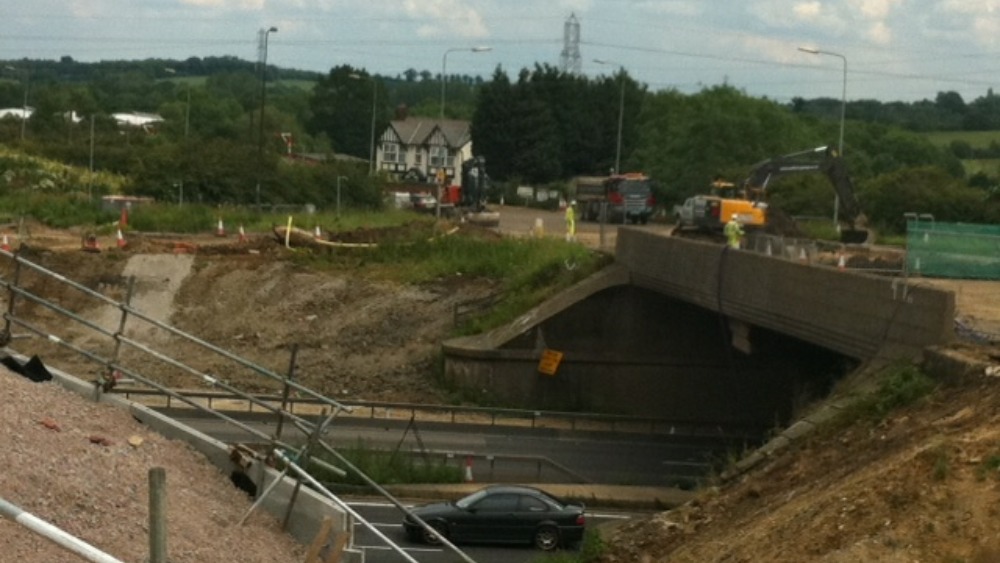M1 bridge demolition in Bedfordshire | ITV News Anglia