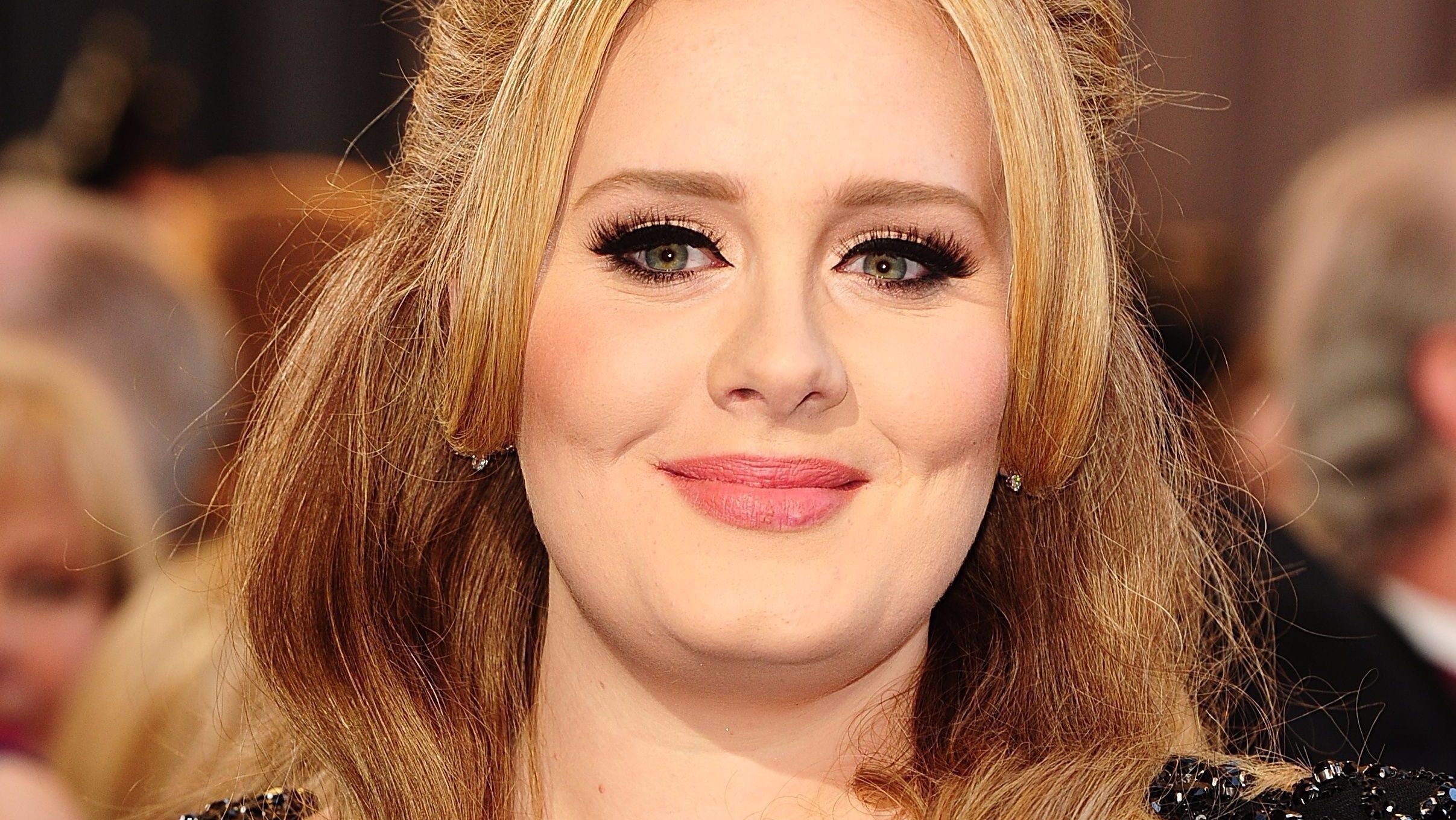 Adele adds eight extra dates to her 2016 tour following phenomenal ...