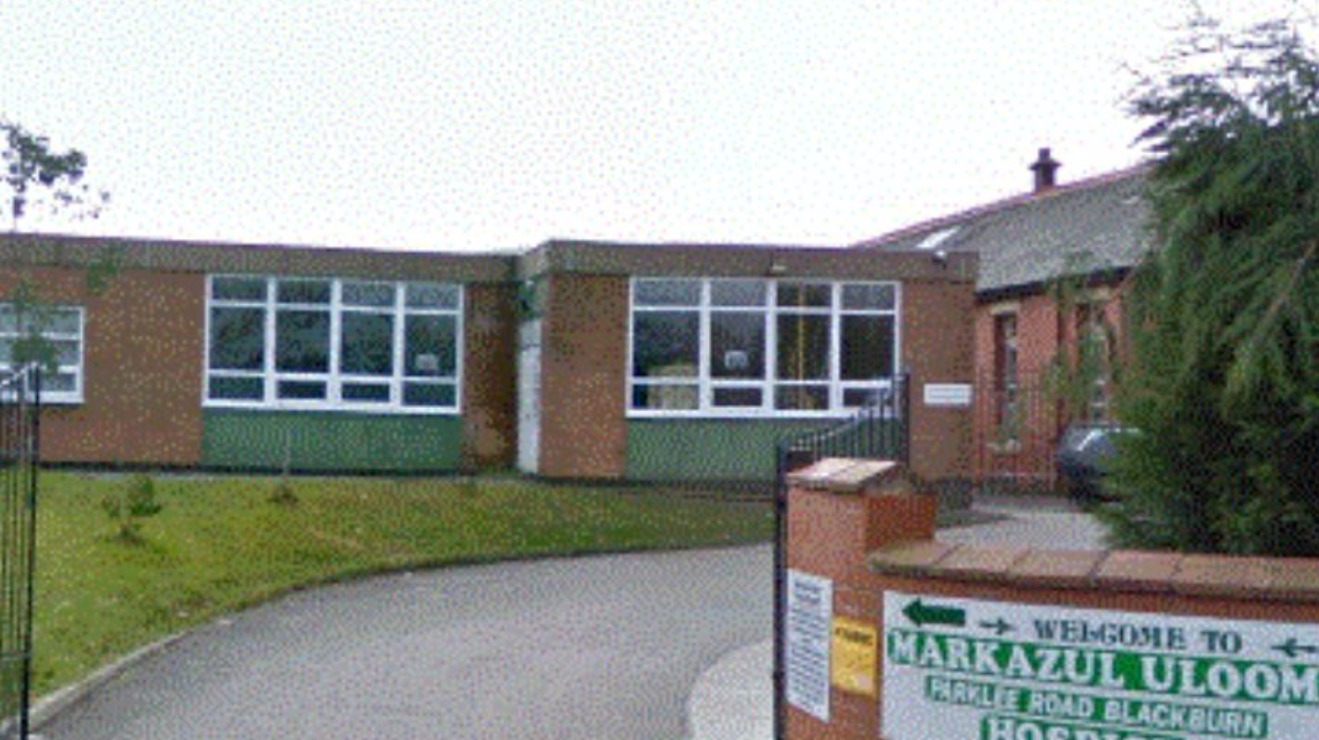 Two pigs' heads dumped outside Islamic school | ITV News