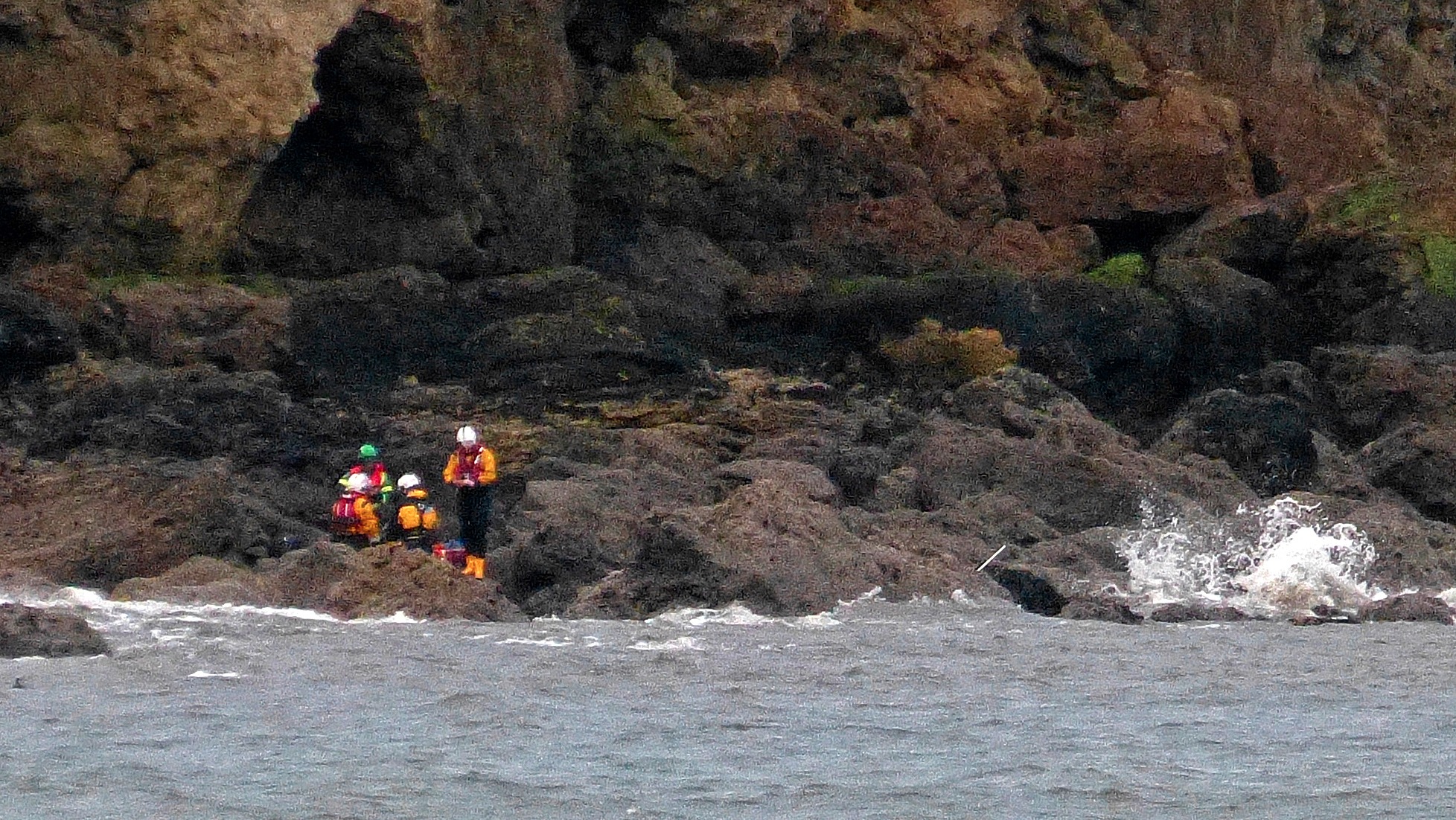 Dramatic cliff rescue involves paramedics, RNLI and Coastguard | ITV ...