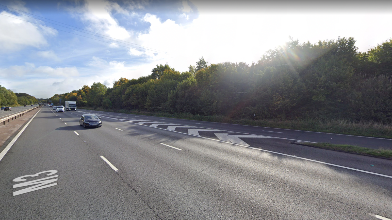 Traffic queues on M3 near Basingstoke after car leaves carriageway ...