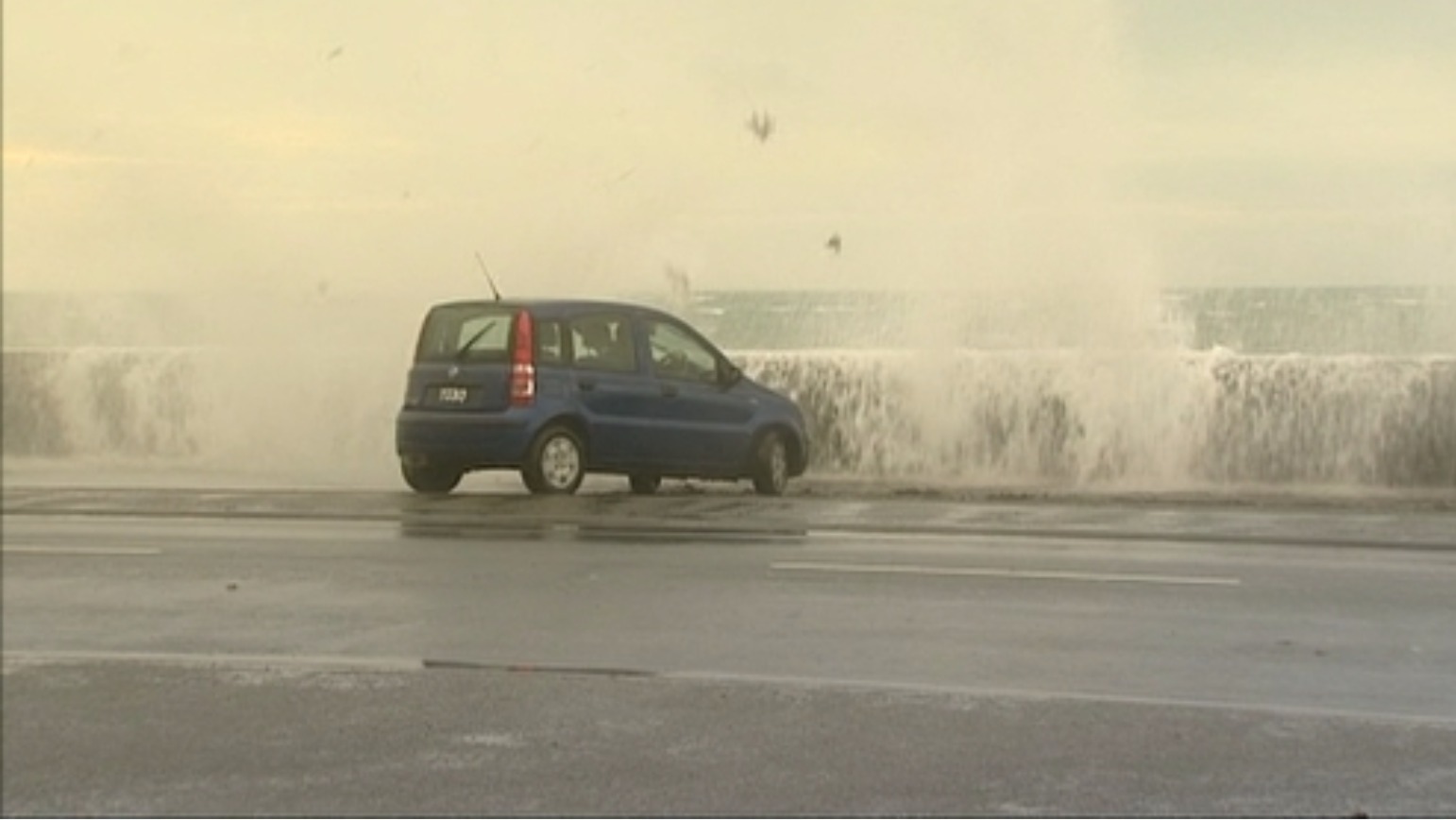Flood defence plan scrapped in Guernsey | ITV News Channel