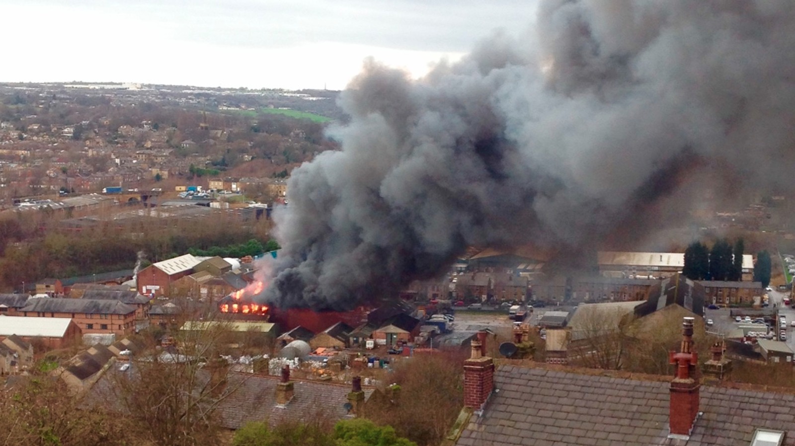 In pictures: Major fire at three-storey mill in Batley | ITV News Calendar
