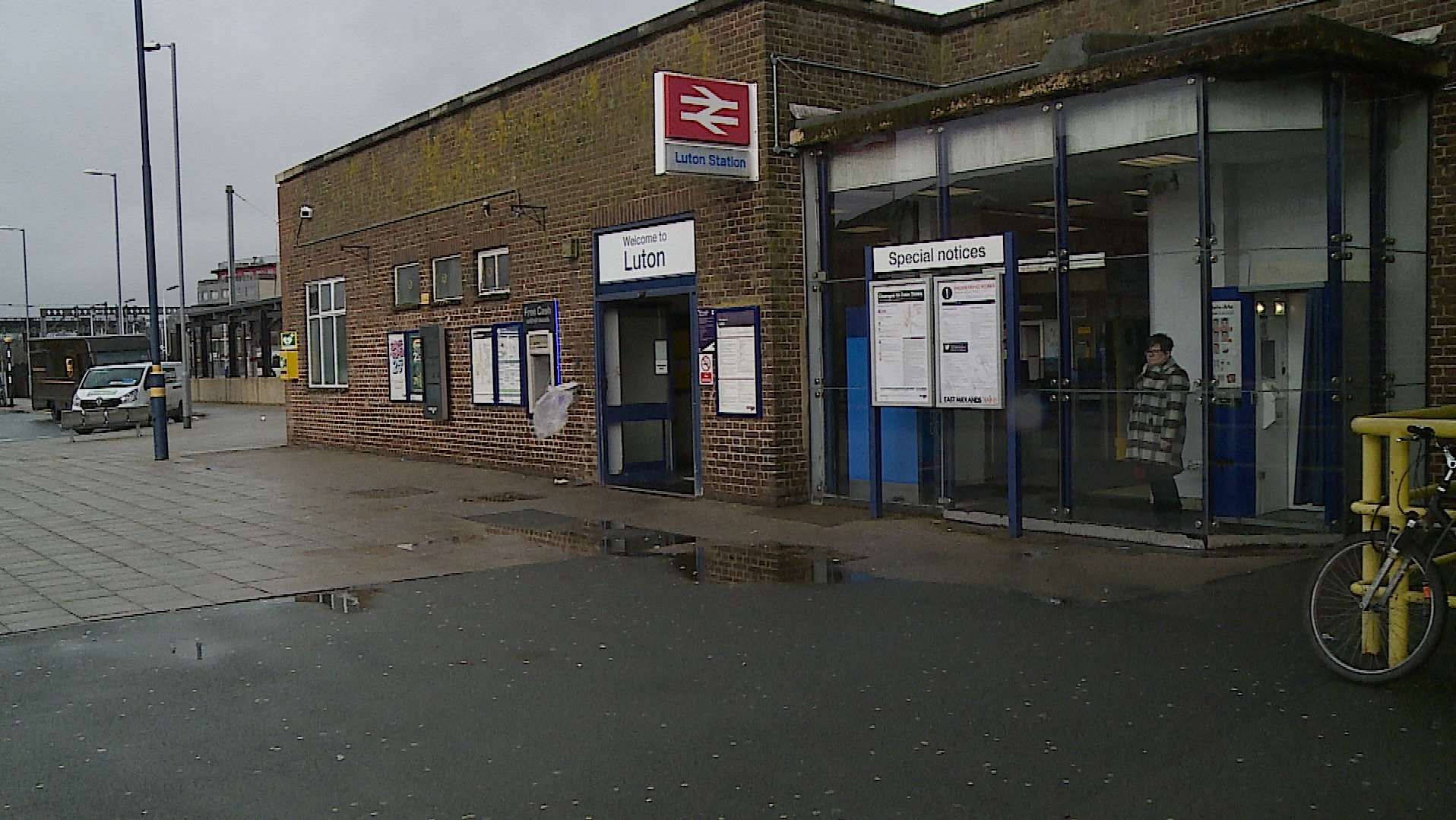 Commuter frustration as funding decision for rundown Luton railway ...