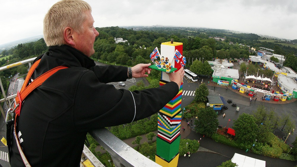 World record smashed by Lego tower | ITV News Meridian