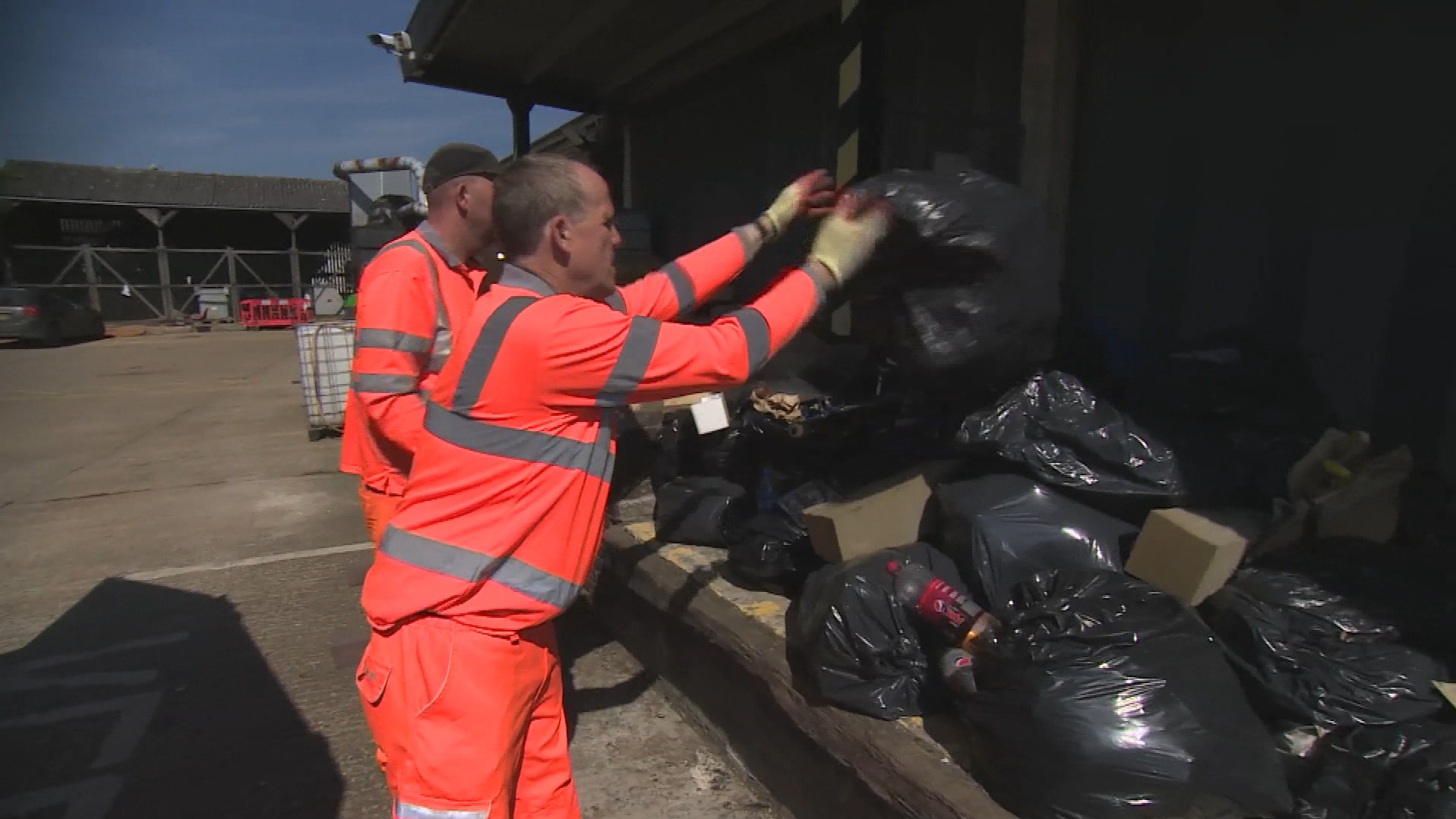 Rubbish rubbish everywhere on the region's busiest roads | ITV News Anglia