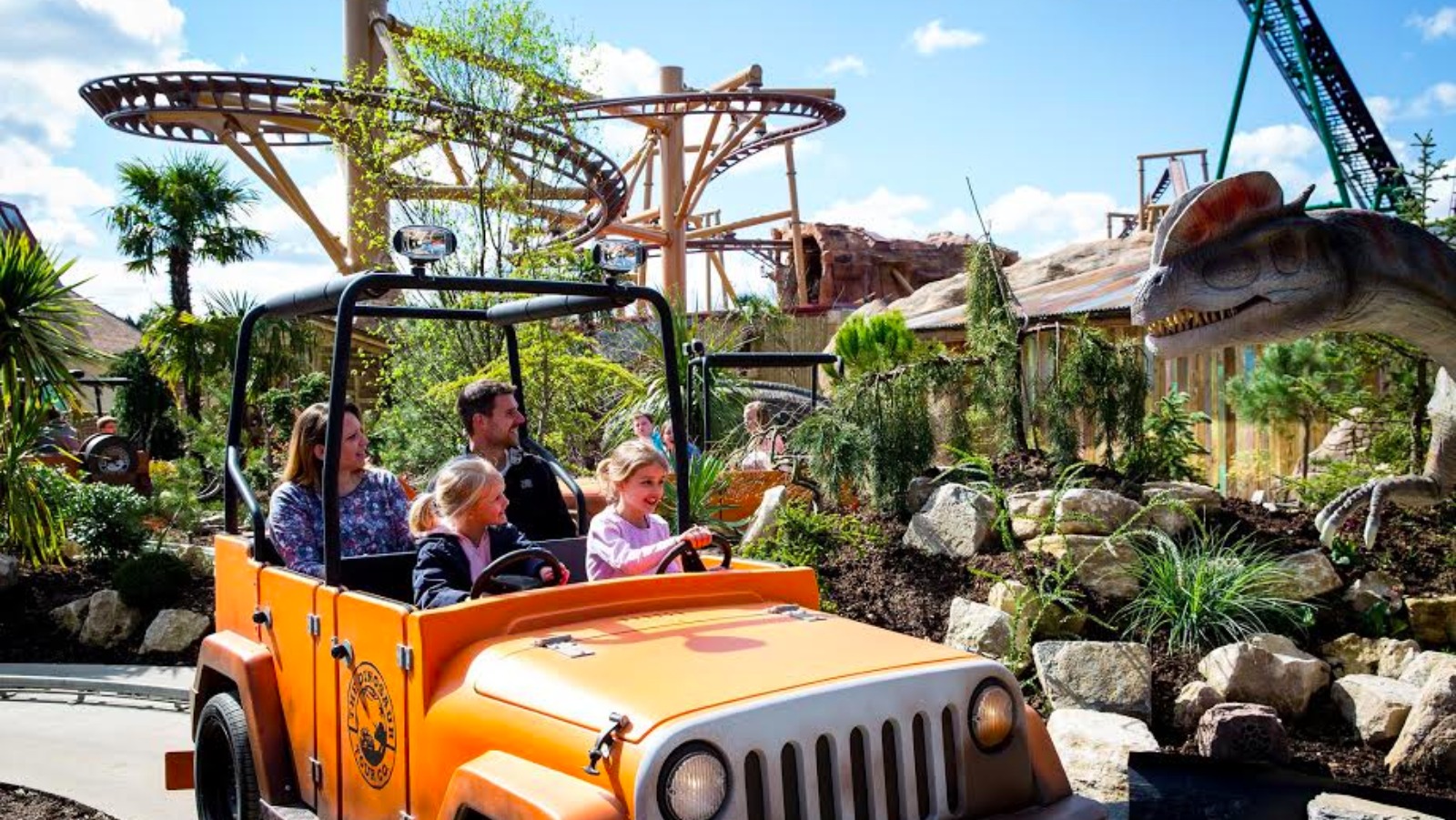 Dinosaurs are ruling the world at Paultons Park | ITV News Meridian
