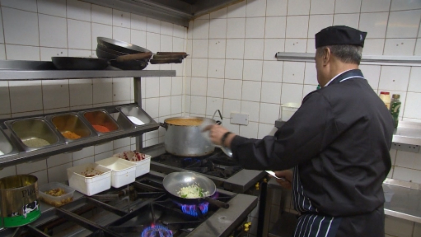 How a dire shortage of chefs threatens West Country businesses | ITV ...