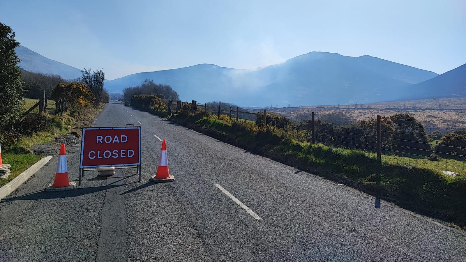 Mournes wildfires continue to burn amid investigation into cause | UTV ...
