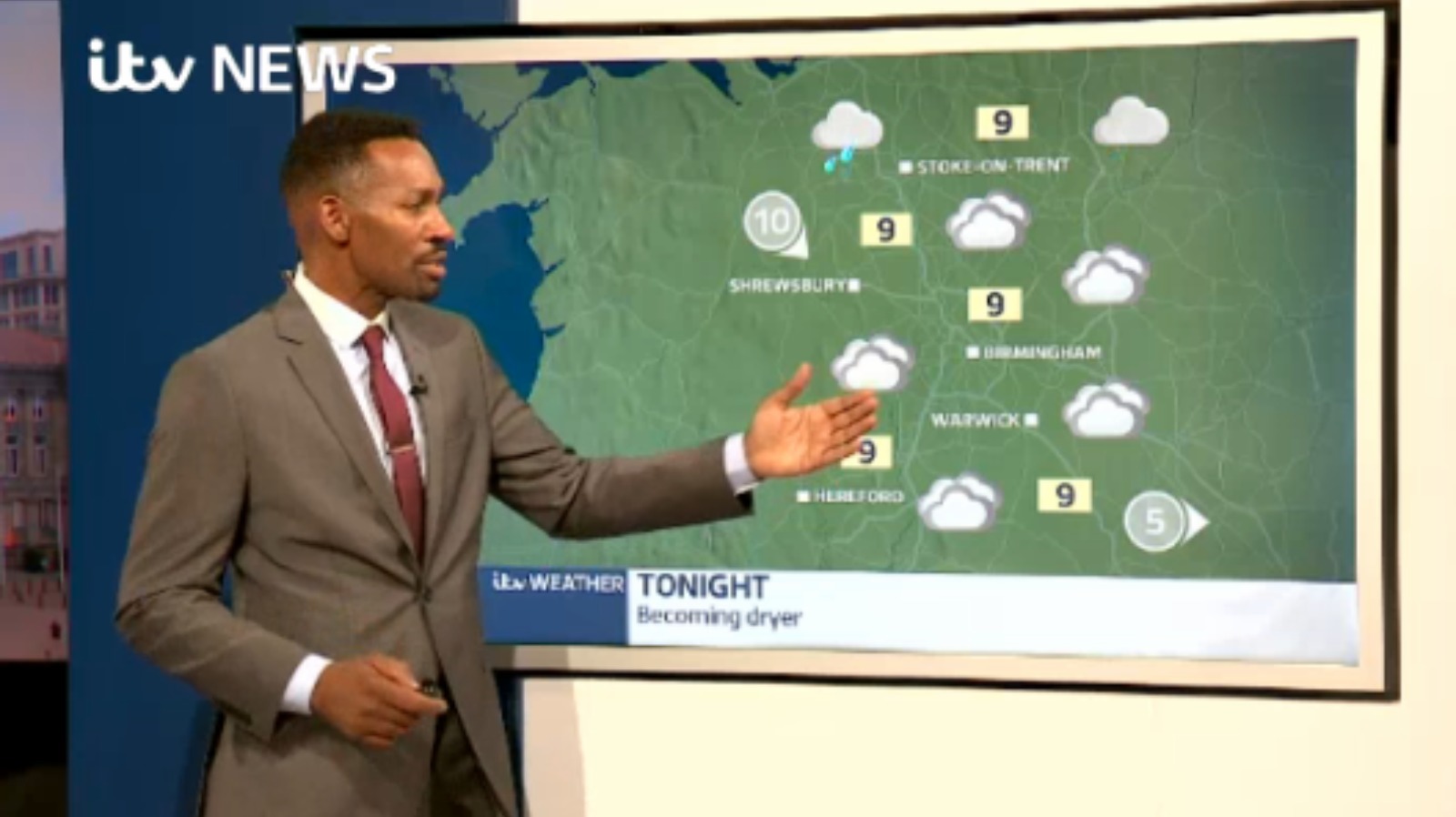 West Midlands Weather: cloudy patchy rain | ITV News Central