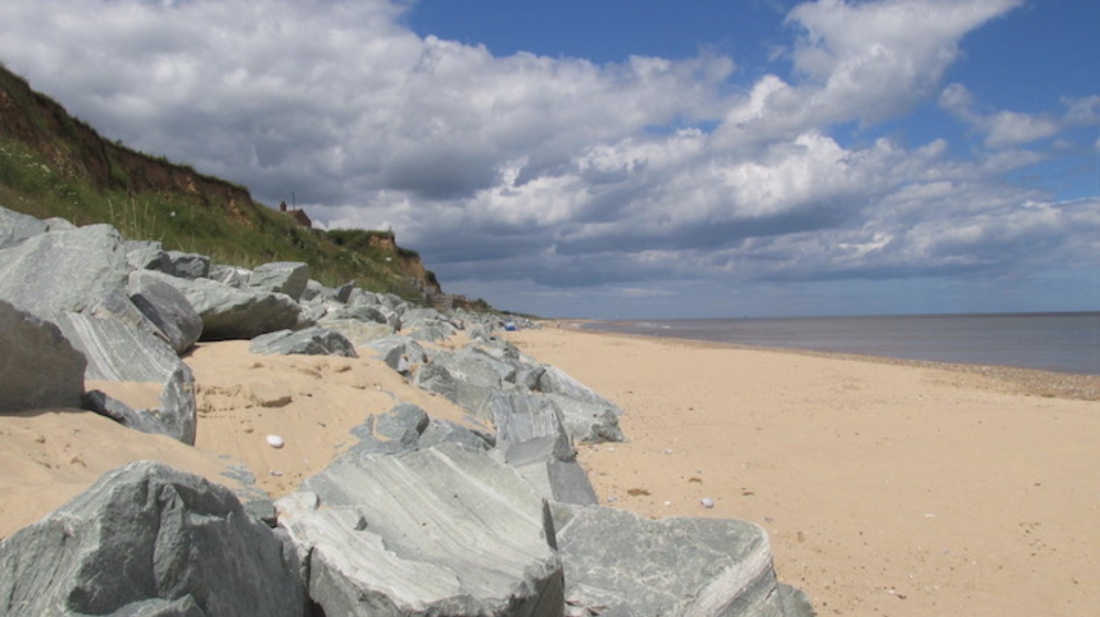 Anglia Weather: Patchy rain tonight, sunshine tomorrow | ITV News Anglia