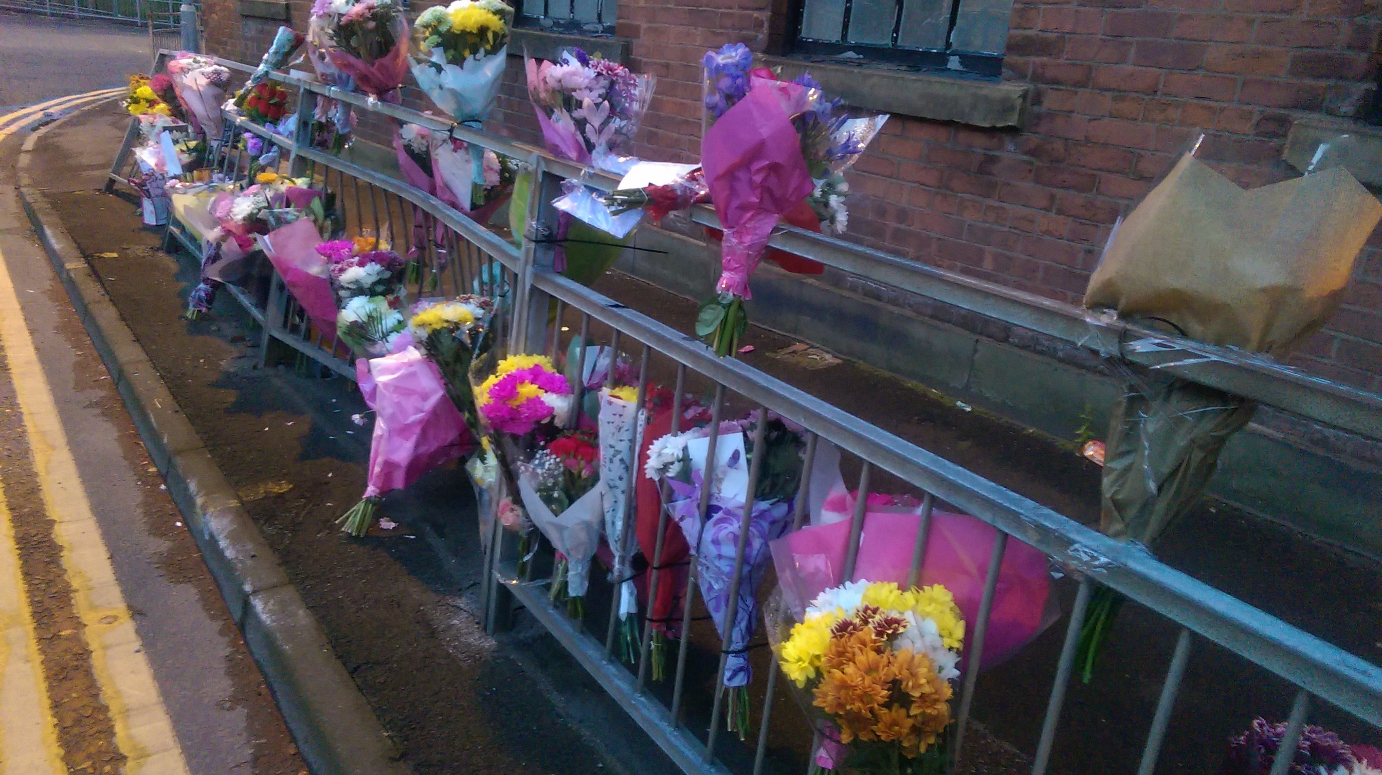 Teenage girl killed and four others injured in Rochdale car crash | ITV ...