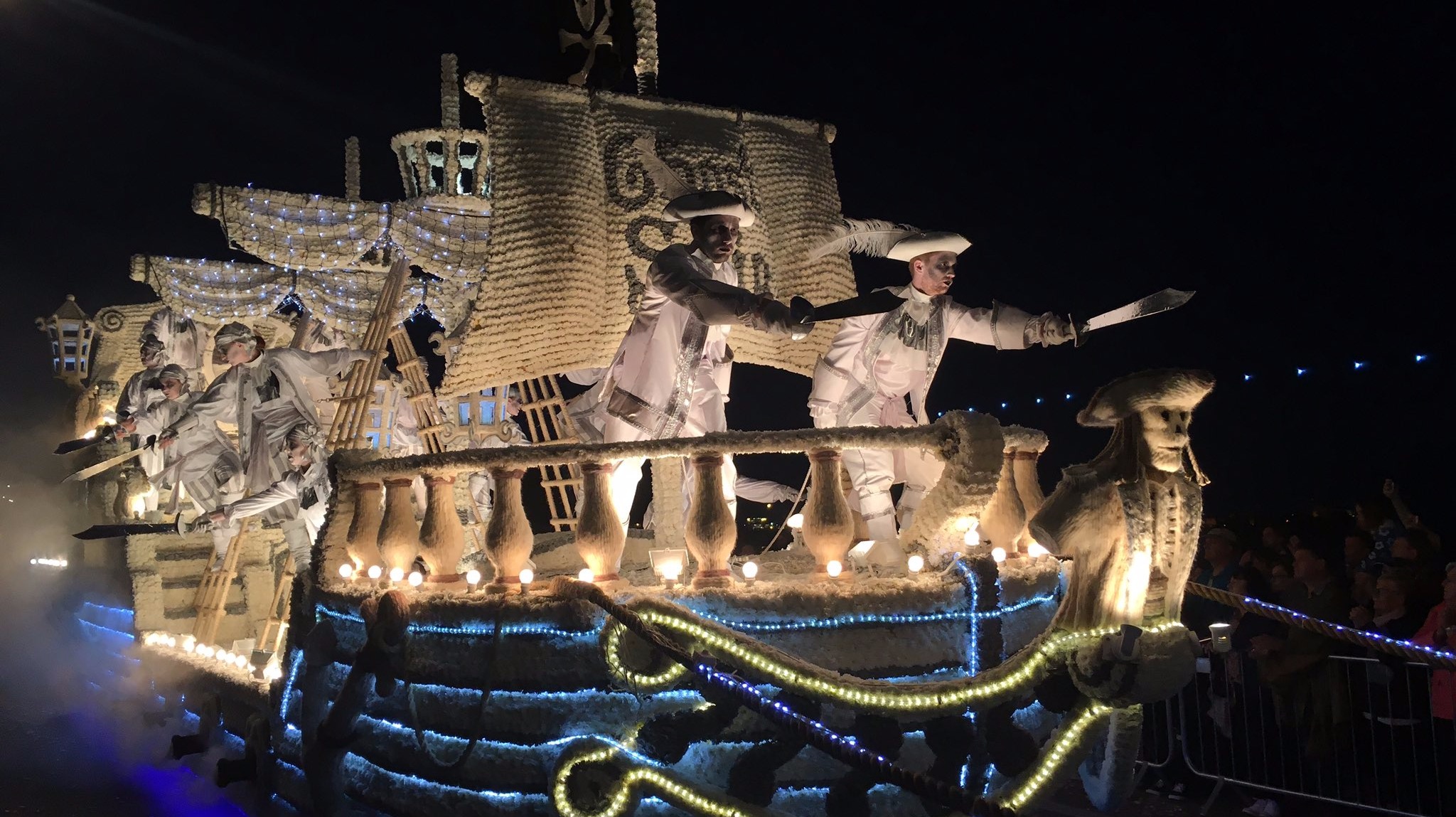 Highlights: Battle Moonlight Parade | ITV News Channel