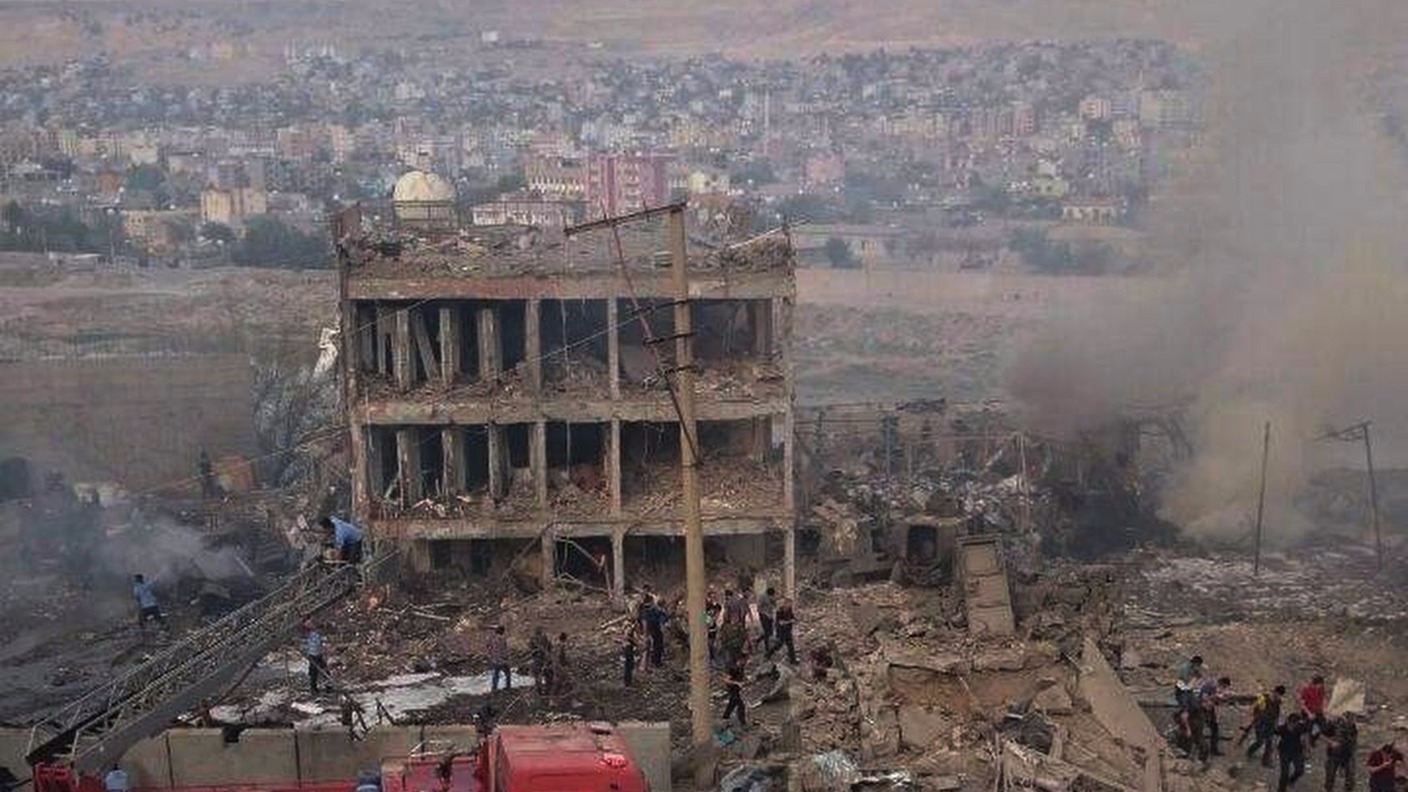 At least 11 people killed in Turkey bomb blast | ITV News