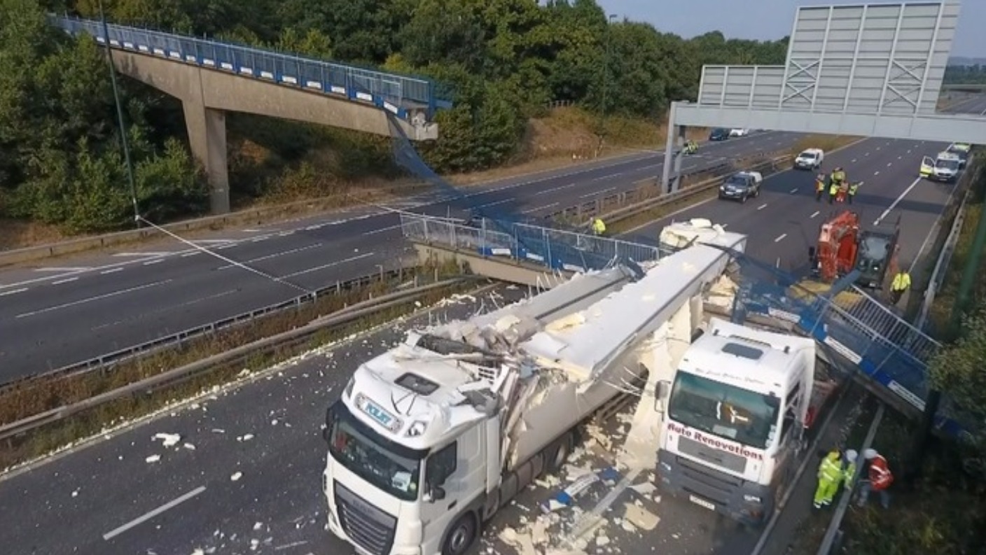 collapsed-footbridge-removal-to-cause-part-m20-closures-itv-news