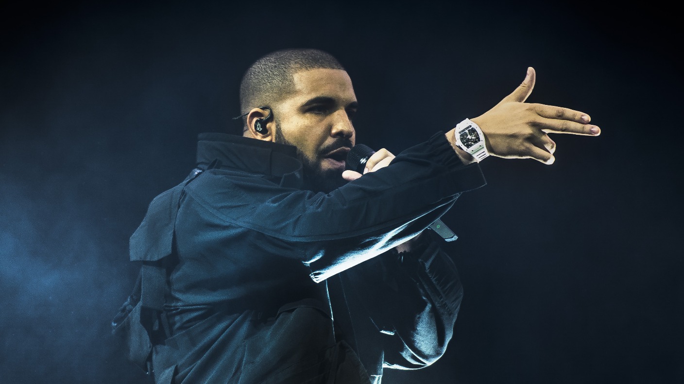 $3 million dollars worth of jewellery stolen from Drake's tour bus ...