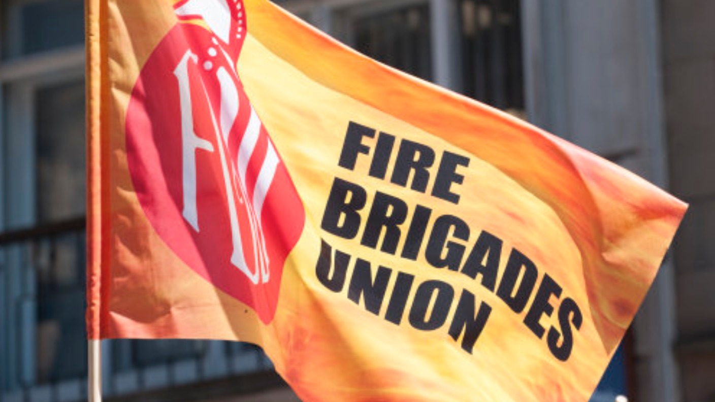 Firefighters 'face sack unless they agree to new terms' | ITV News Granada